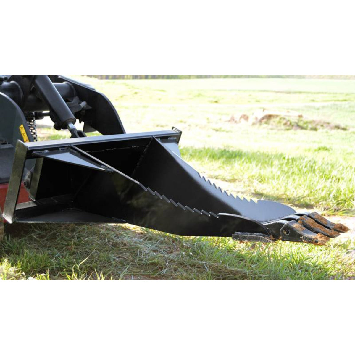 Loflin Fabrication Compact Tractor Stump Bucket — Attachments King